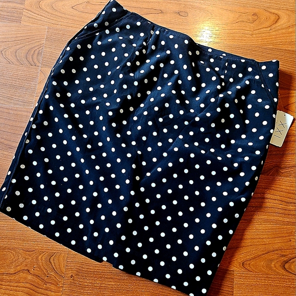 Forever 21 | Other | Nwt Forever 2 Xxi Essentials Black And White Polka ...